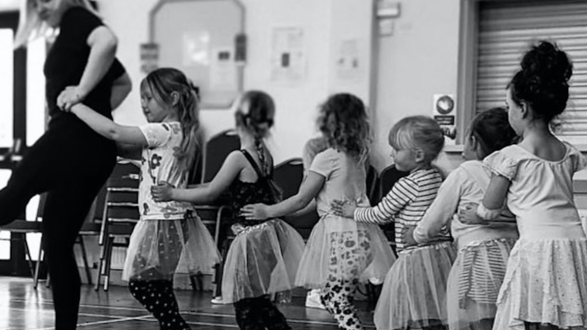 Tots take to the stage for debut dance show in Holsworthy | bude-today ...